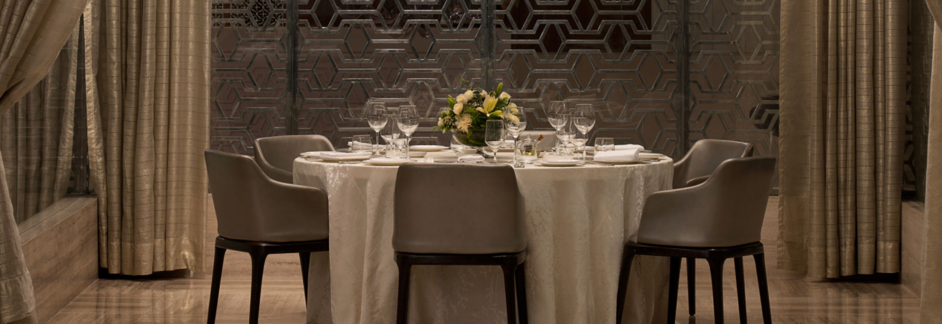 Best 5-star Luxury Restaurants in Mumbai | Taj Hotels